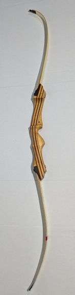 (AB) Wing Challenger recurve bow (62" long). One limb is cracked. Limbs ...