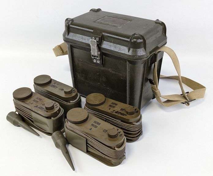 US Army Model TRC-3A Seismic Detector Set - Kraft Auction Service, LLC