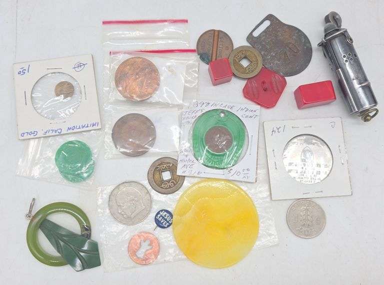 (JK) Various Bakelite Pieces and Lot of Forgien coins and Tokens ...
