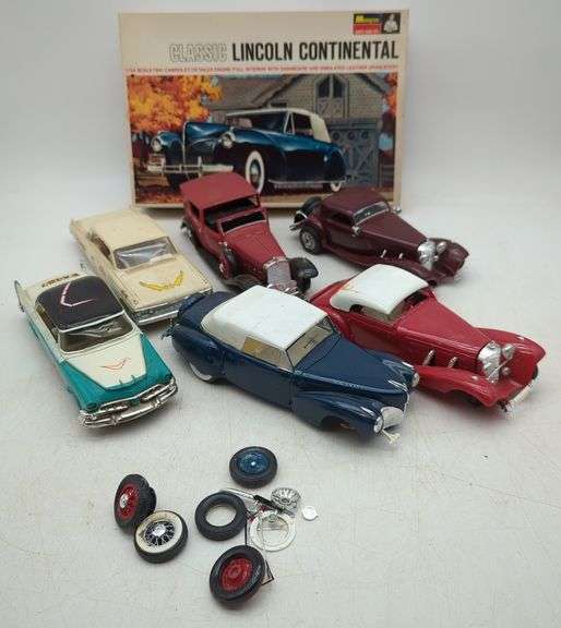 (K) Model Cars. Monogram Classic Lincoln Continental ( Non Esembled). 6 ...