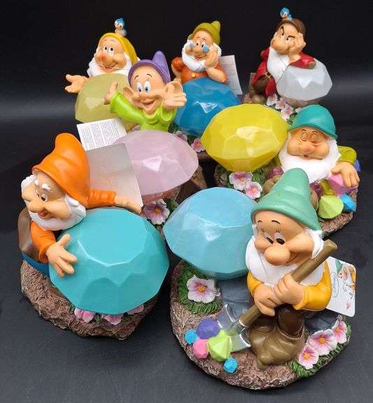 (X) Disney's Seven Dwarves Solar Garden Statues - Kraft Auction Service ...