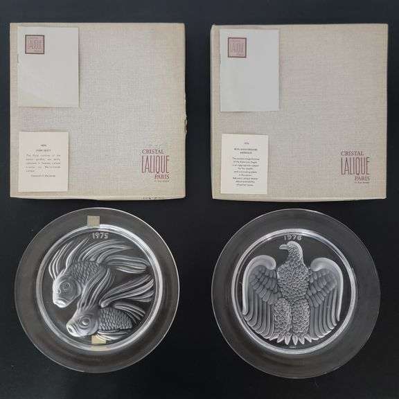 1975 & 1976 Lalique Crystal Annual Plates NIB - Kraft Auction Service, LLC