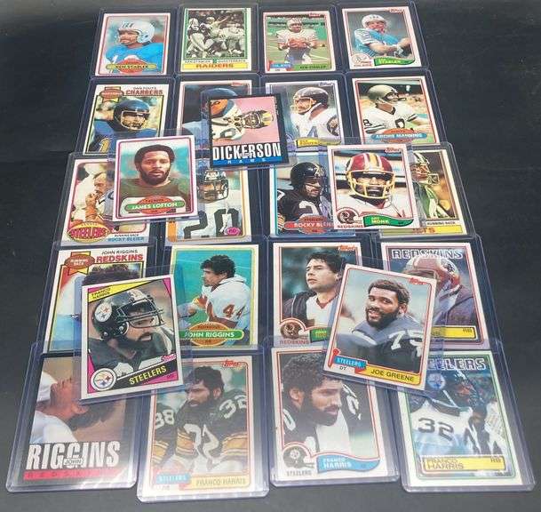 (O) 25 vintage football collector cards - Kraft Auction Service, LLC