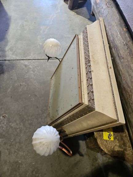Wall Mount Mirror with Lights. - Kraft Auction Service, LLC