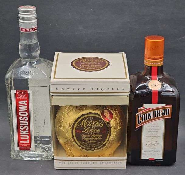 (N) Cointreau Orange-Flavored Liqueur 750 ML, Luksusowa Triple ...