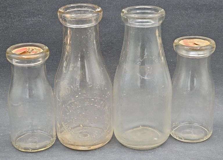 (N) Four Vintage Milk Bottles, Two 1 Pints And Two Half Pints - Kraft ...