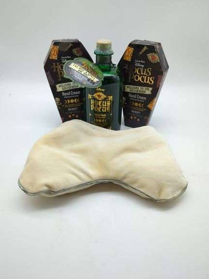 (FW) Bath and Body works and Disney Hocus Pocus Bath salts and more ...