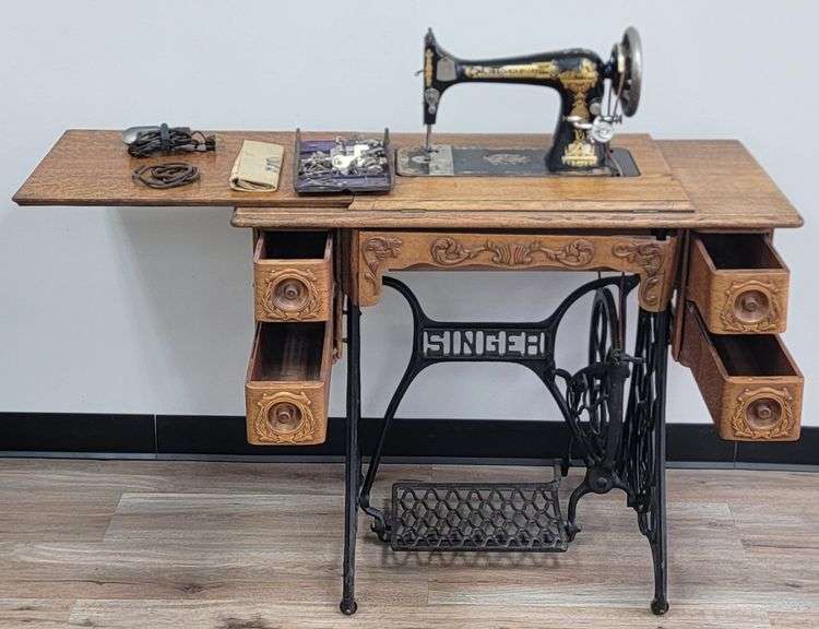 1908 Singer Model 27-4 Oak & Cast Iron Treadle Sewing Machine - Kraft ...