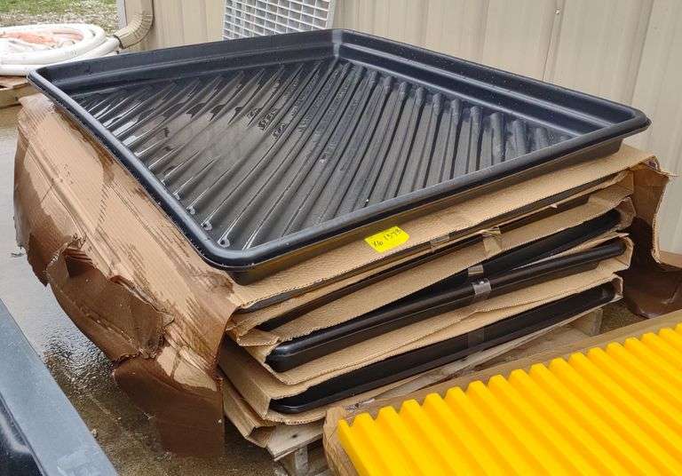 Containment Trays - Kraft Auction Service, LLC