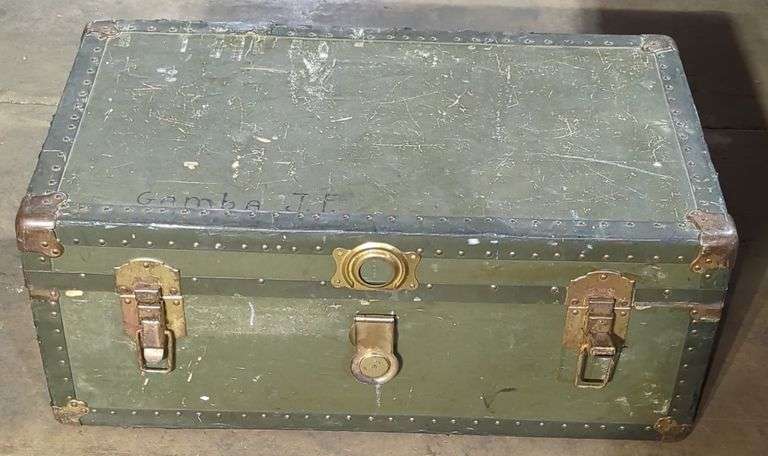 (F) Green Storage trunk approx 30" x 17" x12". - Kraft Auction Service, LLC