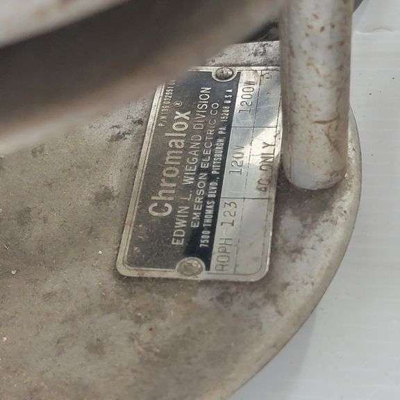 (G) Cromalox Heavy Duty Hot Plate - Kraft Auction Service, LLC