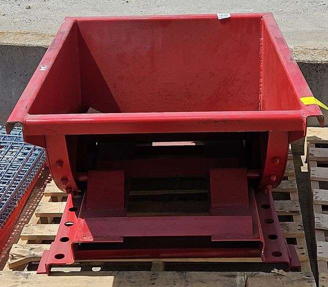 Wright Mfg. Steel Self Dumping Hopper. - Kraft Auction Service, LLC