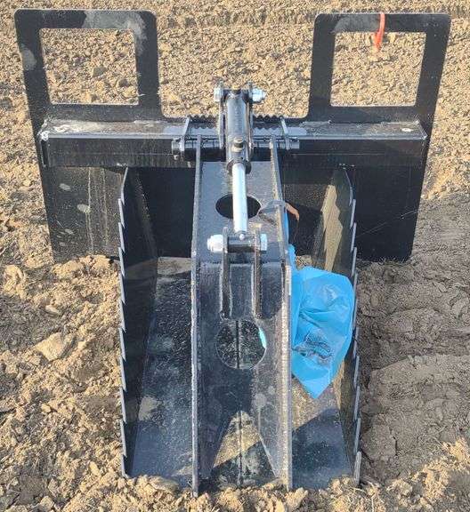 (II) Skid Steer Spade Grapple - Kraft Auction Service, LLC