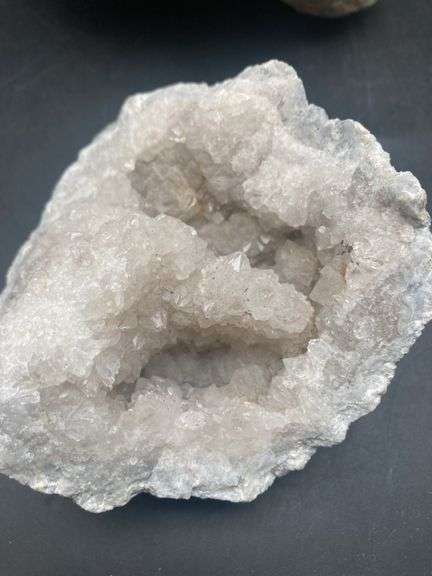 (V) Natural Geode Quartz rocks material - Kraft Auction Service, LLC