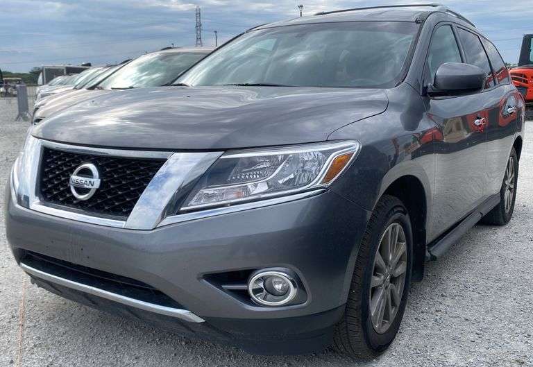 2015 Nissan Pathfinder SV - Kraft Auction Service, LLC