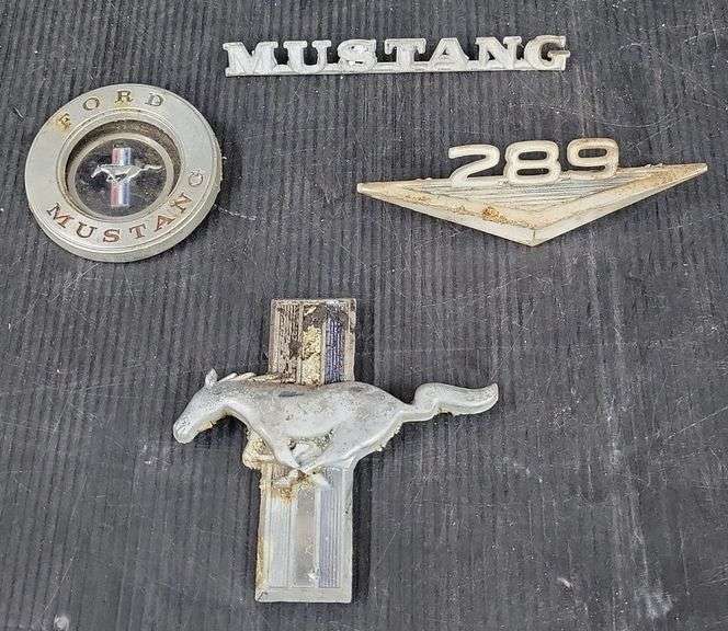 (J) Vintage Ford Mustang Emblems And Horn Button Includes The Pony Logo ...