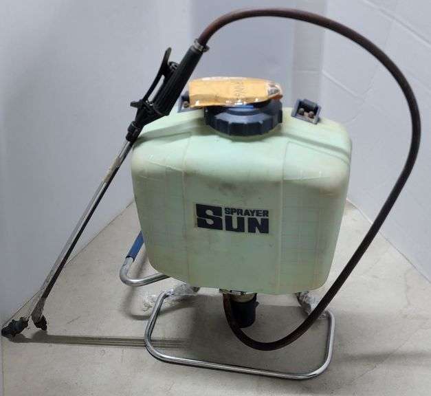 (AJ) Sun Sprayer Backpack Sprayer - Kraft Auction Service, LLC