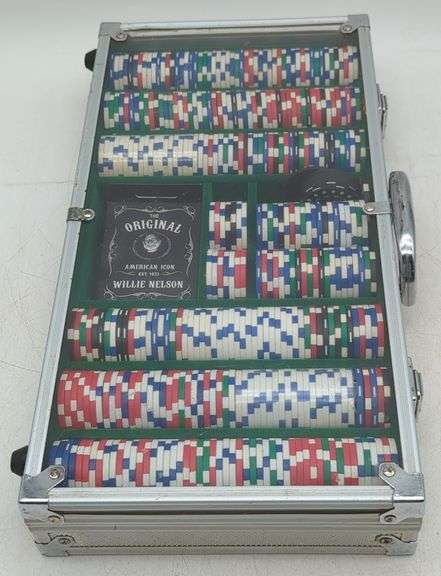 (ST) Willie Nelson Poker Chips in Case. Plus Pack of Cards. 16 x 8 inch ...