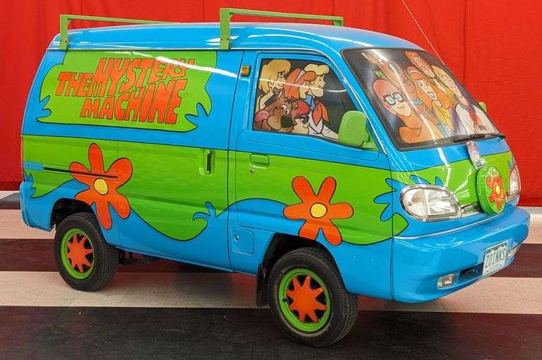 Custom Scooby-Doo Mystery Machine 1972 Mitsubishi Van - Kraft Auction ...