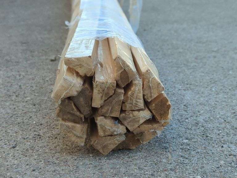 (AS) Bundle Of Solid Wood Trim - Kraft Auction Service, LLC