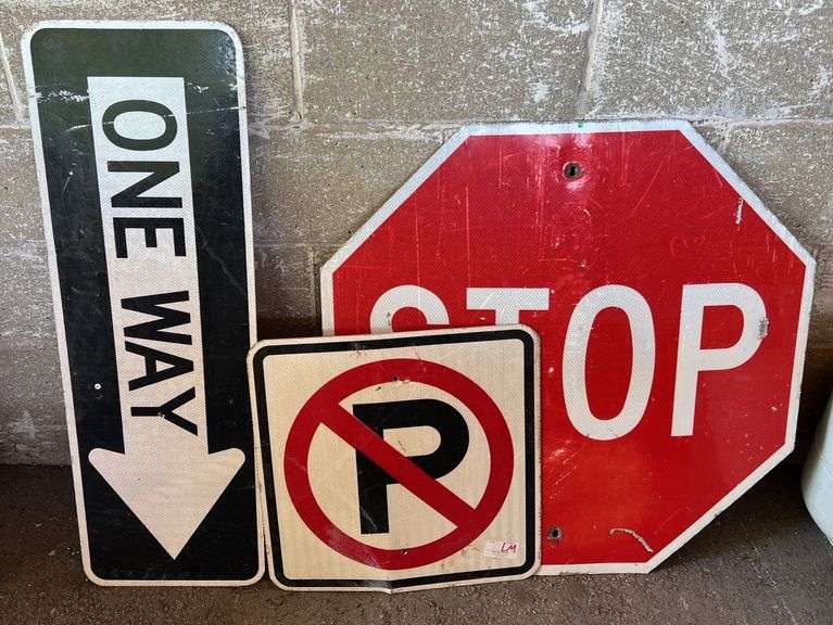 (ML) Stop Sign , One Way and No Parking . - Kraft Auction Service, LLC