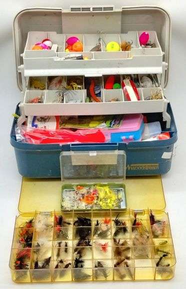 (QR) Fishing gear including bobbers, hooks, sinkers, fly lures and more ...