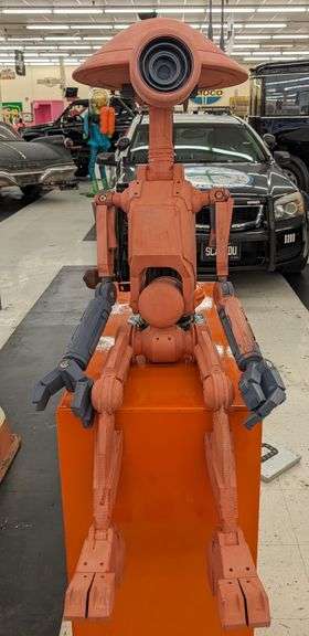Life Size Star Wars Pit Droid Custom Prop - Kraft Auction Service, LLC
