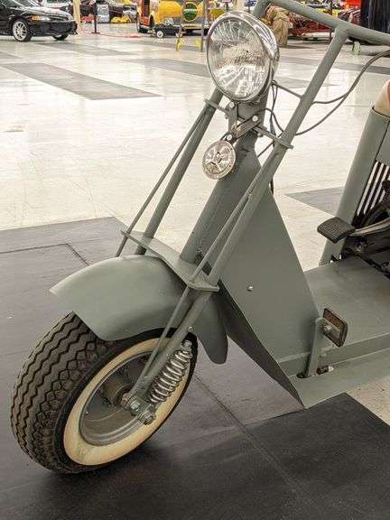 1950 Cushman Step Through Scooter - Kraft Auction Service, LLC