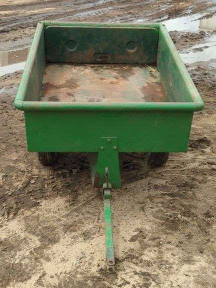(U) John Deere Small Utility Trailer - Kraft Auction Service, LLC