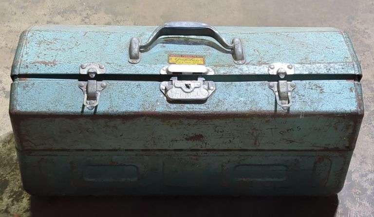 (F) Walton Products Grip- Loc tackle box with accessories. Approx 21" x ...