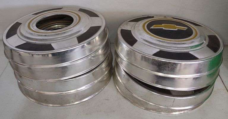 Vtg. Chevy K10 K5 Blazer Hubcaps - Kraft Auction Service, LLC