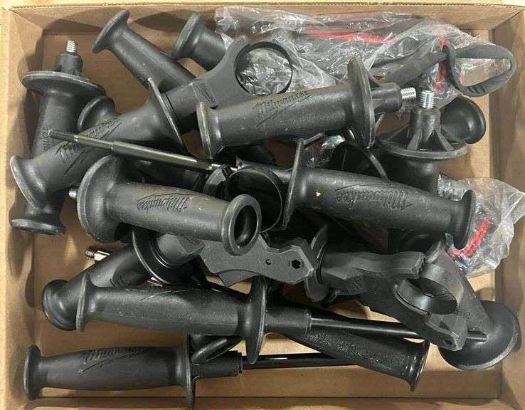(EZ) Lot: Assorted Milwaukee Tool Handles - Kraft Auction Service, LLC