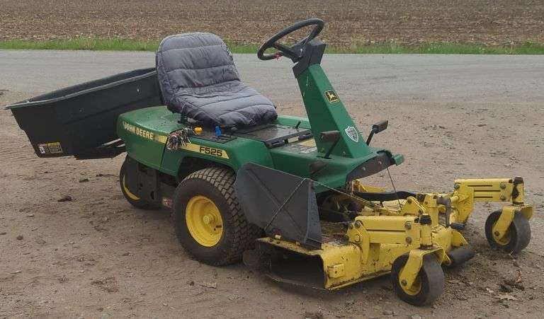 (T) 1991 John Deere F525 Riding Mower - Kraft Auction Service, LLC