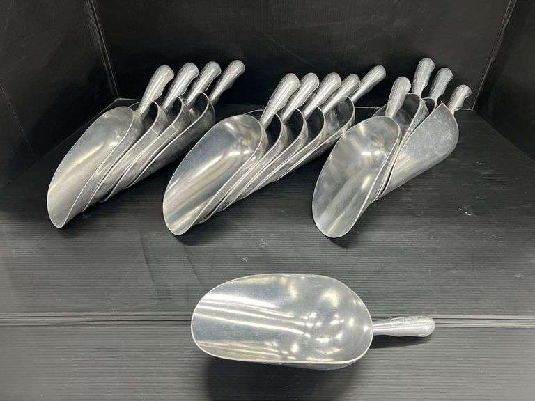 (E) Assorted Scoops - Kraft Auction Service, LLC