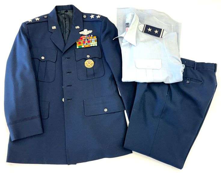 US Military Air Force Uniform - Kraft Auction Service, LLC