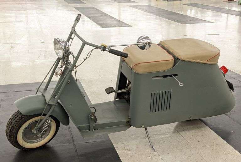 1950 Cushman Step Through Scooter - Kraft Auction Service, LLC