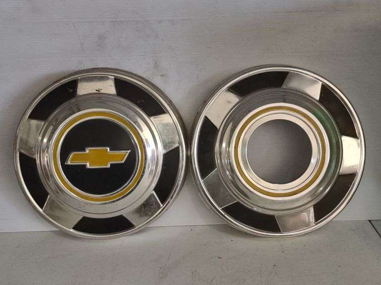 Vtg. Chevy K10 K5 Blazer Hubcaps - Kraft Auction Service, LLC