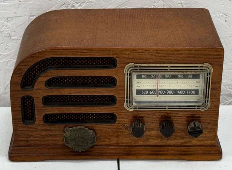 (G) Winston Select AM/FM Radio Cassette Player - Kraft Auction Service, LLC