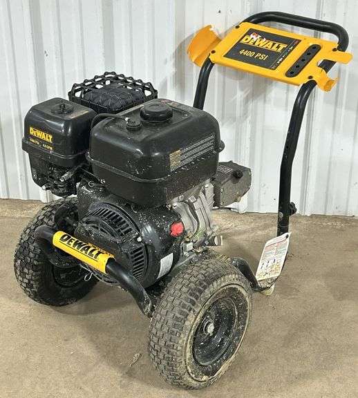(DZ) DeWalt 4400 PSI 4.0 GPM Gas Pressure Washer - Kraft Auction ...