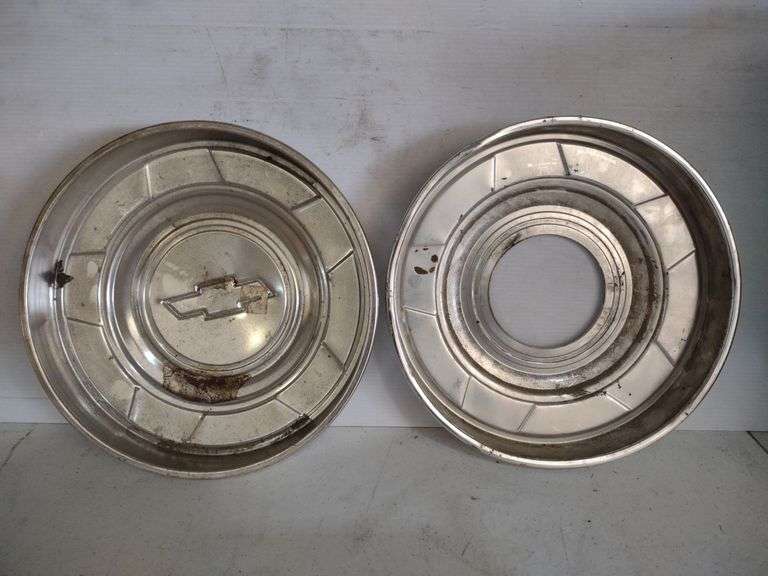 Vtg. Chevy K10 K5 Blazer Hubcaps - Kraft Auction Service, LLC