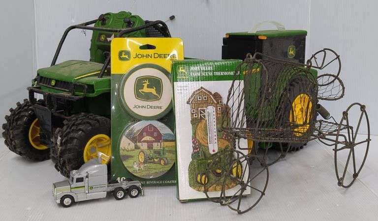 (G) John Deere Remote Control Gator Make Way, John Deere Plastic ...