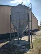 Galvanized Gravity Flow Grain Silo - Kraft Auction Service, LLC