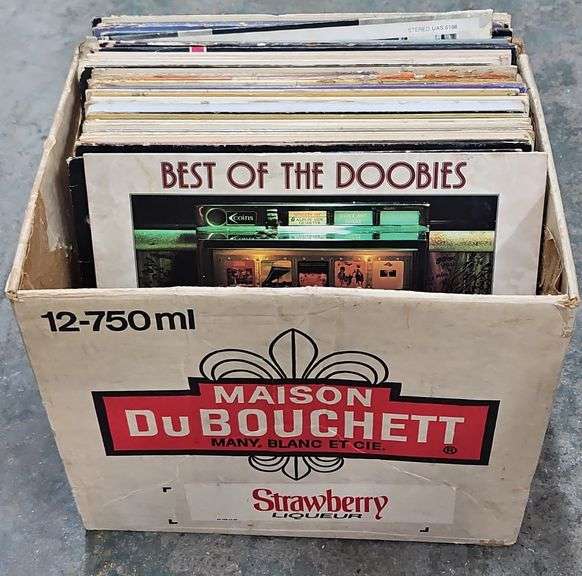 (AP) Collection of Albums including The Doobie Brothers, Neil Diamond ...