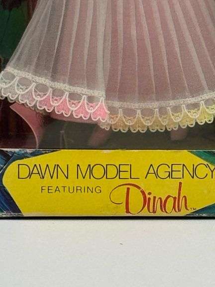 1971 Dawn Model Agency Featuring Dinah - Kraft Auction Service, LLC
