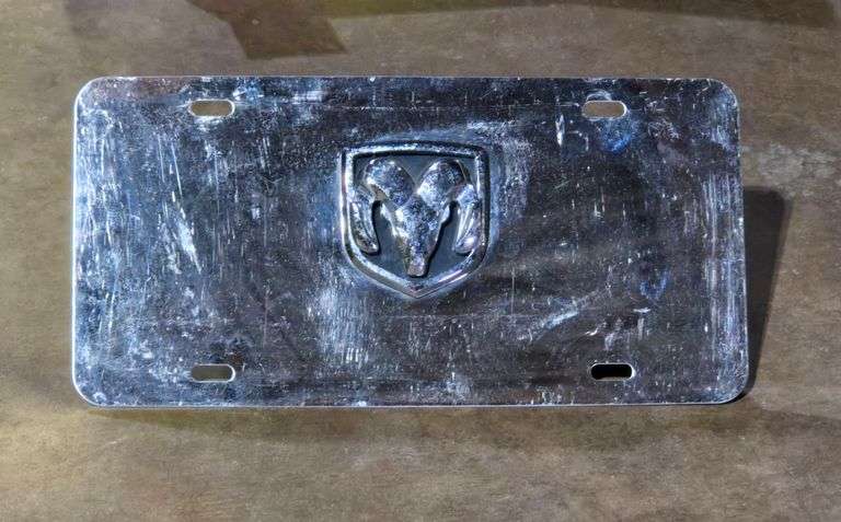 (QR) Metal signs (sizes range from 16"x13" to 4"x6"). - Kraft Auction ...