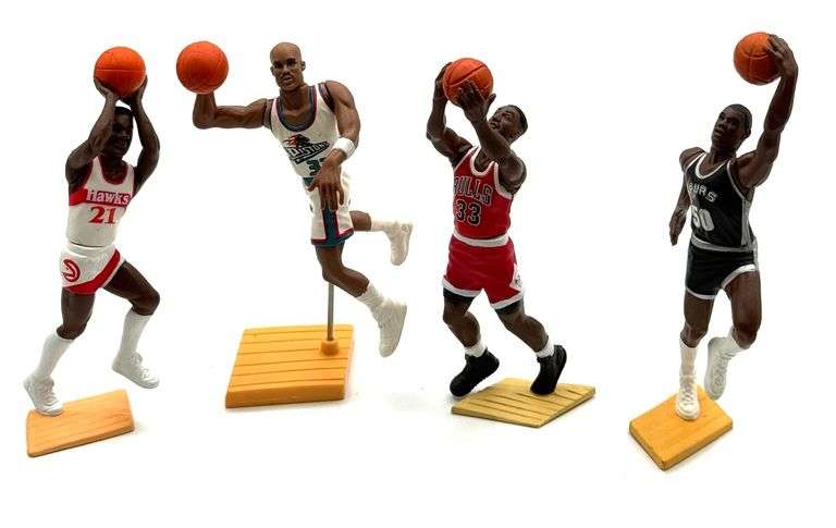 (4) Sports Fan Action Figures Incl. 1994 Scottie Pippen, 1988 Dominique ...