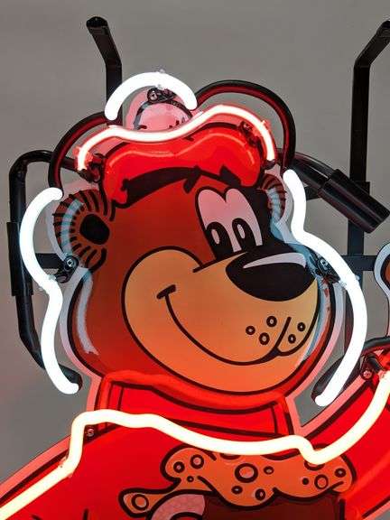 Custom "A&W Root Beer Bear" Two-Color Neon Sign - Kraft Auction Service ...