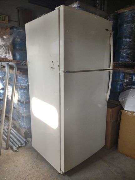 Maytag Top-Freeze Mobile Refrigerator - Kraft Auction Service, LLC