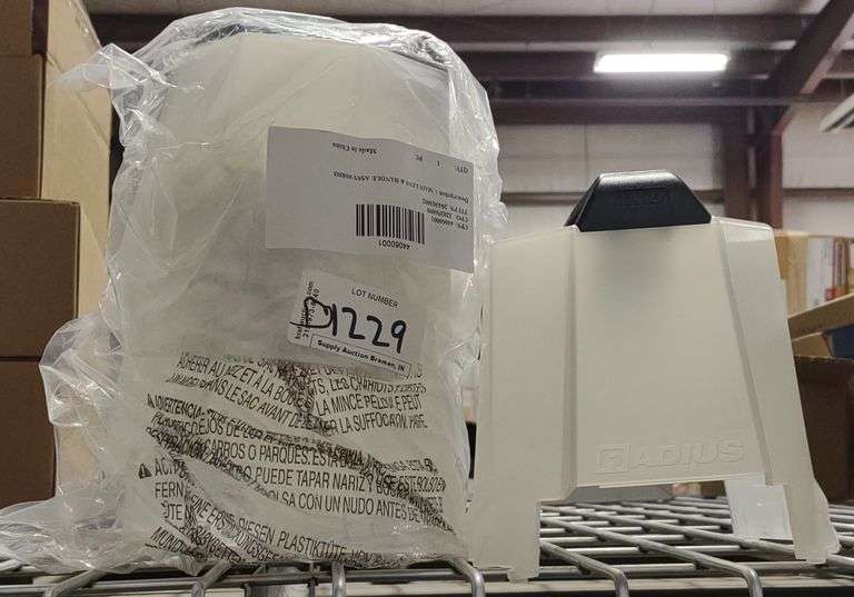Radius Plastic Lids - Kraft Auction Service, LLC