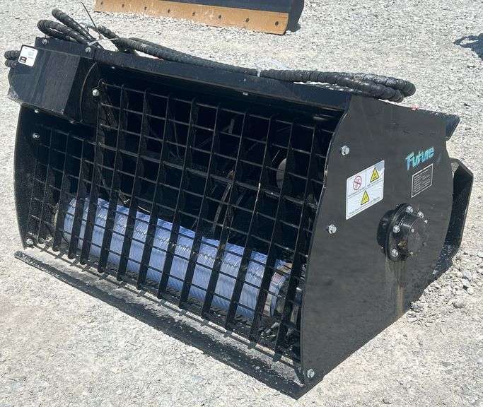 2025 FUTURE 27" Hydraulic Mixing Bucket - Kraft Auction Service, LLC